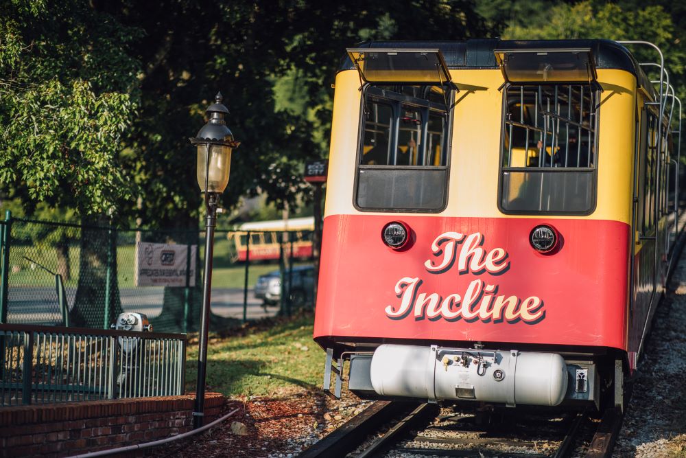 Places to Catch the Incline's Journey Up Lookout Mountain