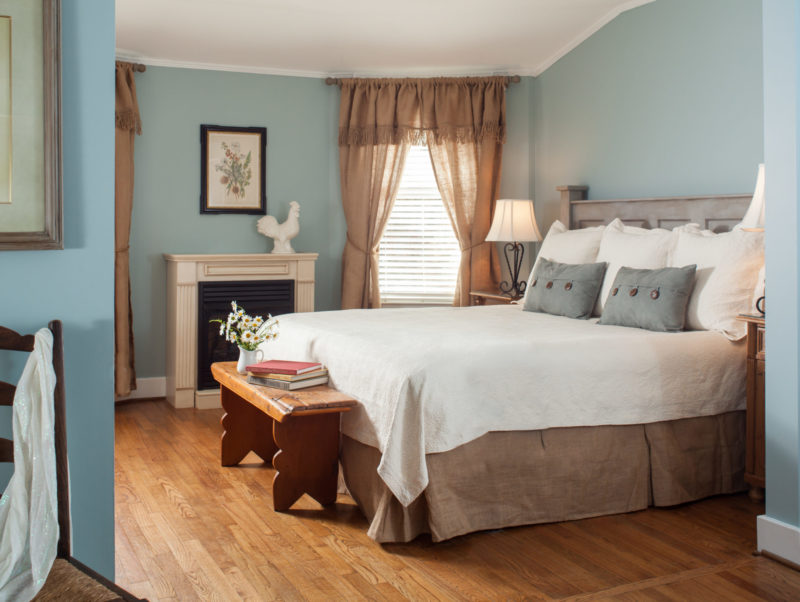 King & King Deluxe Guest Rooms | Chanticleer Inn, a Chattanooga B&B